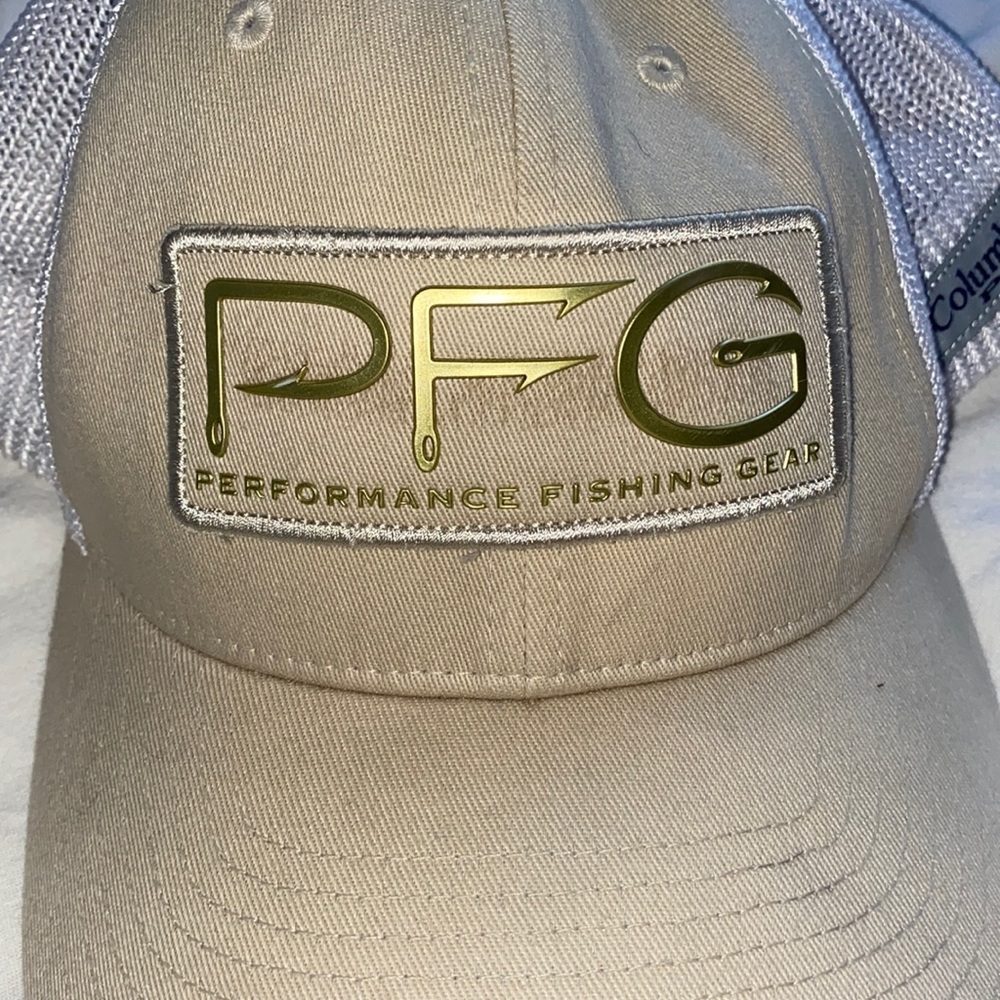 Pfg Columbia Nude And White Mesh Ball Cap - Gem